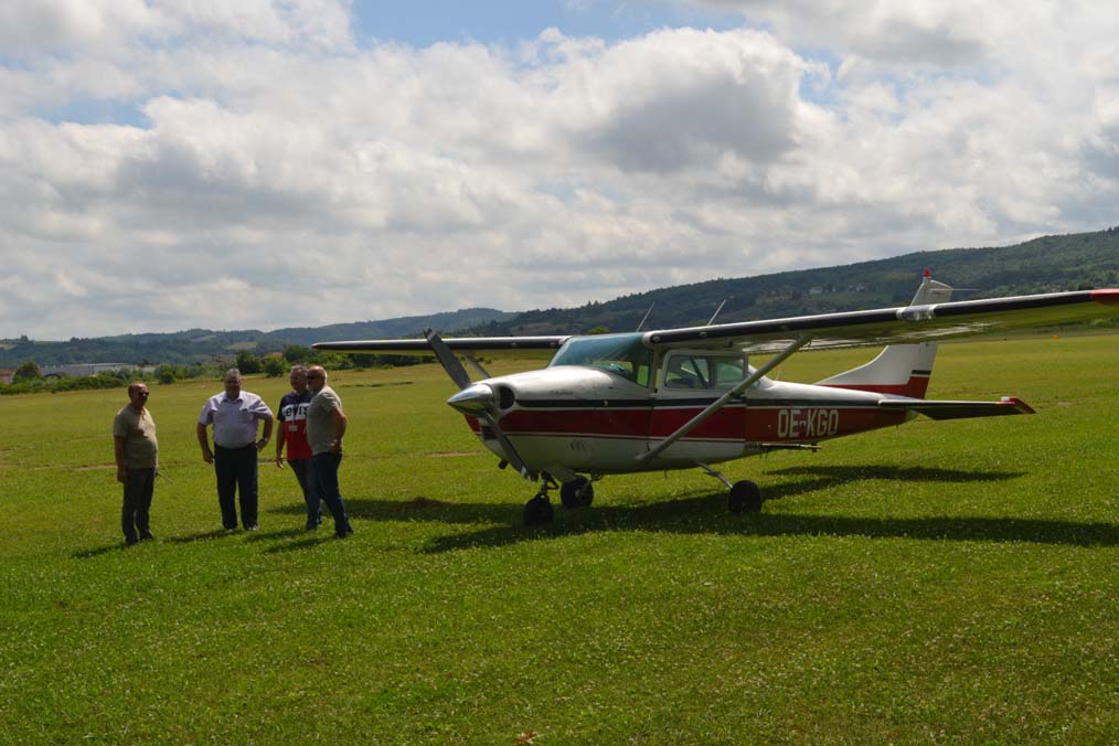 PREDSTAVLJEN AVION KOJI ĆE BITI "BORAC PROTIV GRADA" - Novosti Plus