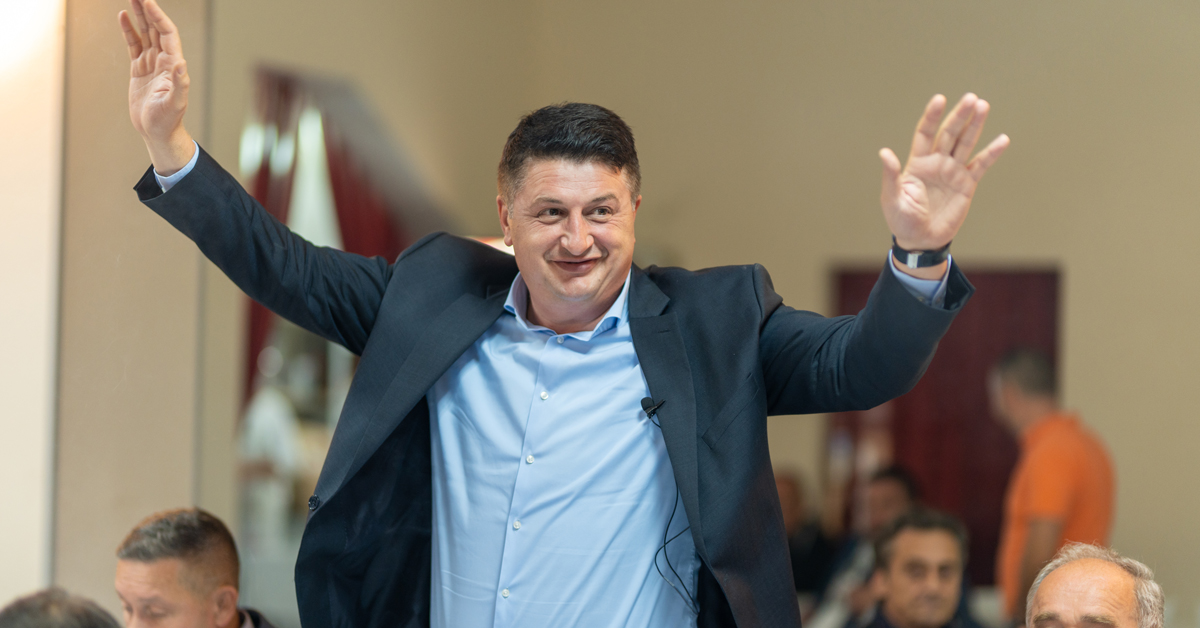 Radović vratio mandat SDS-u ! Prvi koji nije tražio funkciju zauzvrat